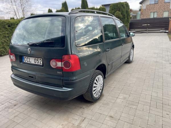 Green Volkswagen Sharan 2006 in Vilnius, with an engine capacity of 1.90 L and mileage of 380 thousand km for 2200 €, photo 3 on AUTOMOTO.COM.LV