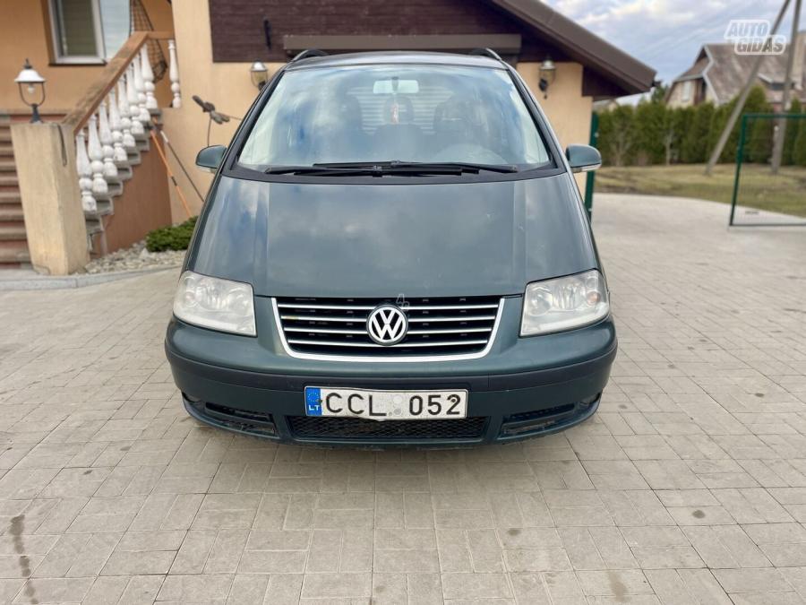 Green Volkswagen Sharan 2006 in Vilnius, with an engine capacity of 1.90 L and mileage of 380 thousand km for 2200 €, photo 7 on AUTOMOTO.COM.LV