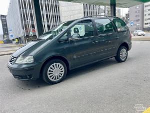 Green Volkswagen Sharan 2006 in Vilnius, with an engine capacity of 1.90 L and mileage of 380 thousand km for 1950 €, photo 7 on AUTOMOTO.COM.LV