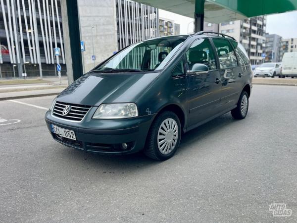 Green Volkswagen Sharan 2006 in Vilnius, with an engine capacity of 1.90 L and mileage of 380 thousand km for 1950 €, photo 1 on AUTOMOTO.COM.LV