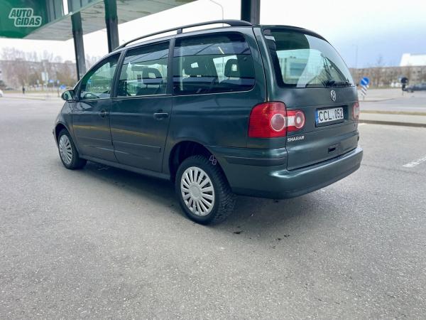 Green Volkswagen Sharan 2006 in Vilnius, with an engine capacity of 1.90 L and mileage of 380 thousand km for 1950 €, photo 2 on AUTOMOTO.COM.LV