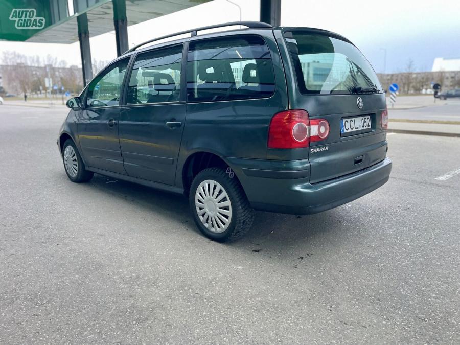 Green Volkswagen Sharan 2006 in Vilnius, with an engine capacity of 1.90 L and mileage of 380 thousand km for 1950 €, photo 3 on AUTOMOTO.COM.LV