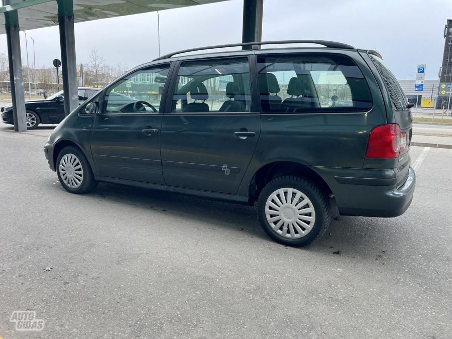 Green Volkswagen Sharan 2006 in Vilnius, with an engine capacity of 1.90 L and mileage of 380 thousand km for 1950 €, photo 7 on AUTOMOTO.COM.LV