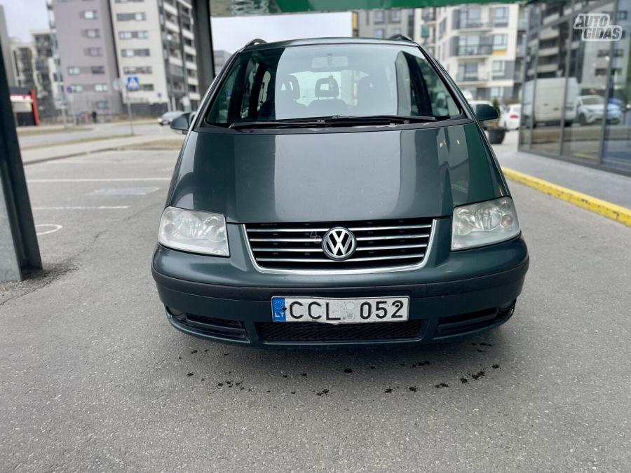Green Volkswagen Sharan 2006 in Vilnius, with an engine capacity of 1.90 L and mileage of 380 thousand km for 1950 €, photo 9 on AUTOMOTO.COM.LV
