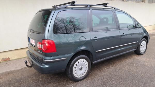 Zaļš Volkswagen Sharan 2007 Rīga, ar dzinēja tilpumu 2.00 L un nobraukumu 269 tūkst. km par 4550 €, foto 3 vietnē AUTOMOTO.COM.LV