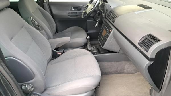 Zaļš Volkswagen Sharan 2007 Rīga, ar dzinēja tilpumu 2.00 L un nobraukumu 269 tūkst. km par 4550 €, foto 5 vietnē AUTOMOTO.COM.LV