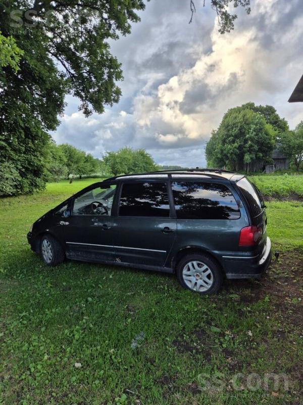 Zaļš Volkswagen Sharan 2007 Kuldīga, ar dzinēja tilpumu 2.00 L un nobraukumu 436 tūkst. km par 1000 €, foto 2 vietnē AUTOMOTO.COM.LV
