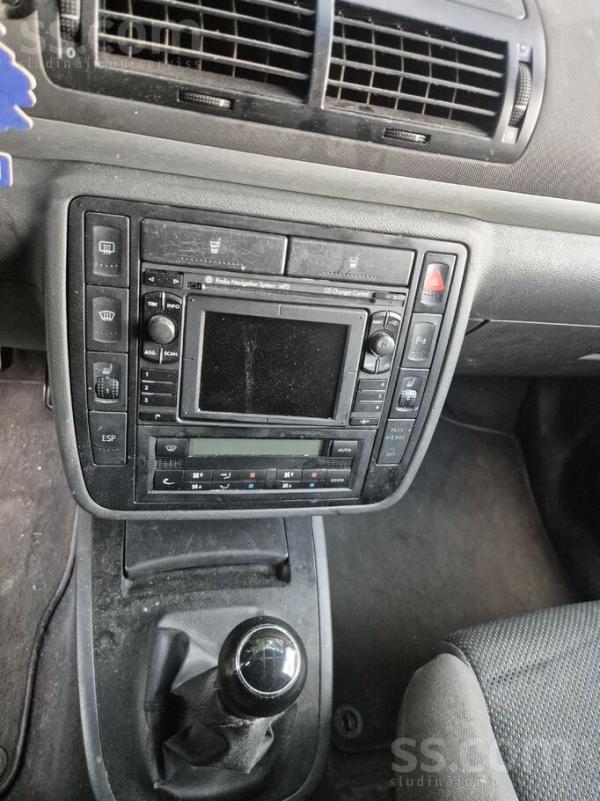 Zaļš Volkswagen Sharan 2007 Kuldīga, ar dzinēja tilpumu 2.00 L un nobraukumu 436 tūkst. km par 1000 €, foto 9 vietnē AUTOMOTO.COM.LV