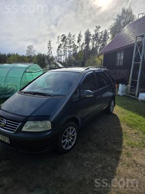 Zaļš Volkswagen Sharan 2003 Valmiera, ar dzinēja tilpumu 1.90 L un nobraukumu 442 tūkst. km par 1000 €, foto 4 vietnē AUTOMOTO.COM.LV