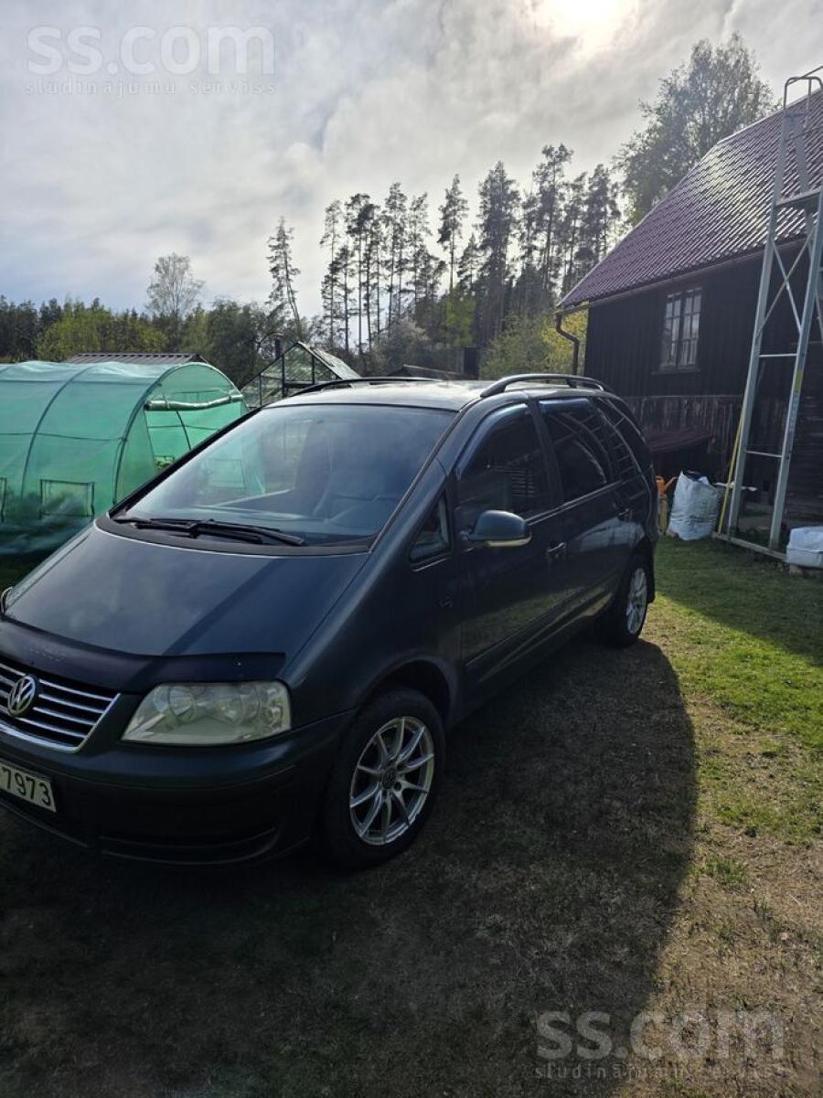 Zaļš Volkswagen Sharan 2003 Valmiera, ar dzinēja tilpumu 1.90 L un nobraukumu 442 tūkst. km par 1000 €, foto 4 vietnē AUTOMOTO.COM.LV