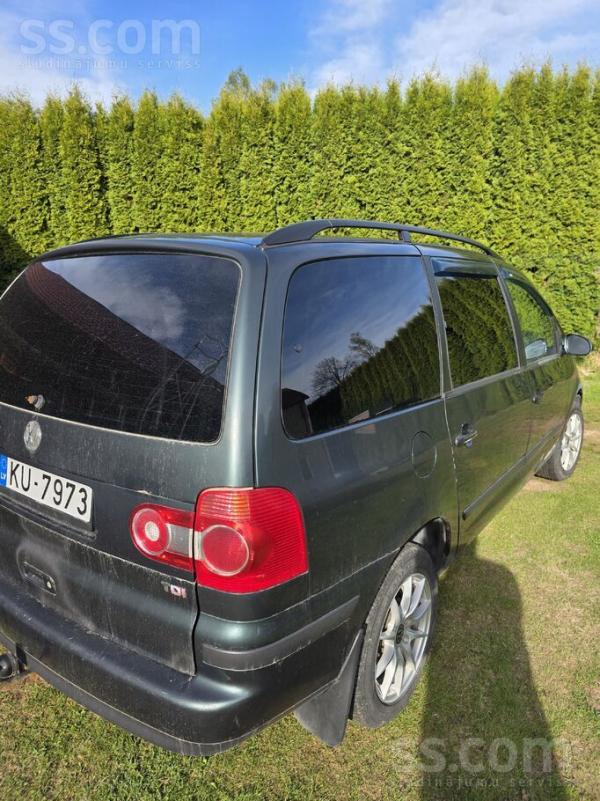 Zaļš Volkswagen Sharan 2003 Valmiera, ar dzinēja tilpumu 1.90 L un nobraukumu 442 tūkst. km par 1000 €, foto 6 vietnē AUTOMOTO.COM.LV