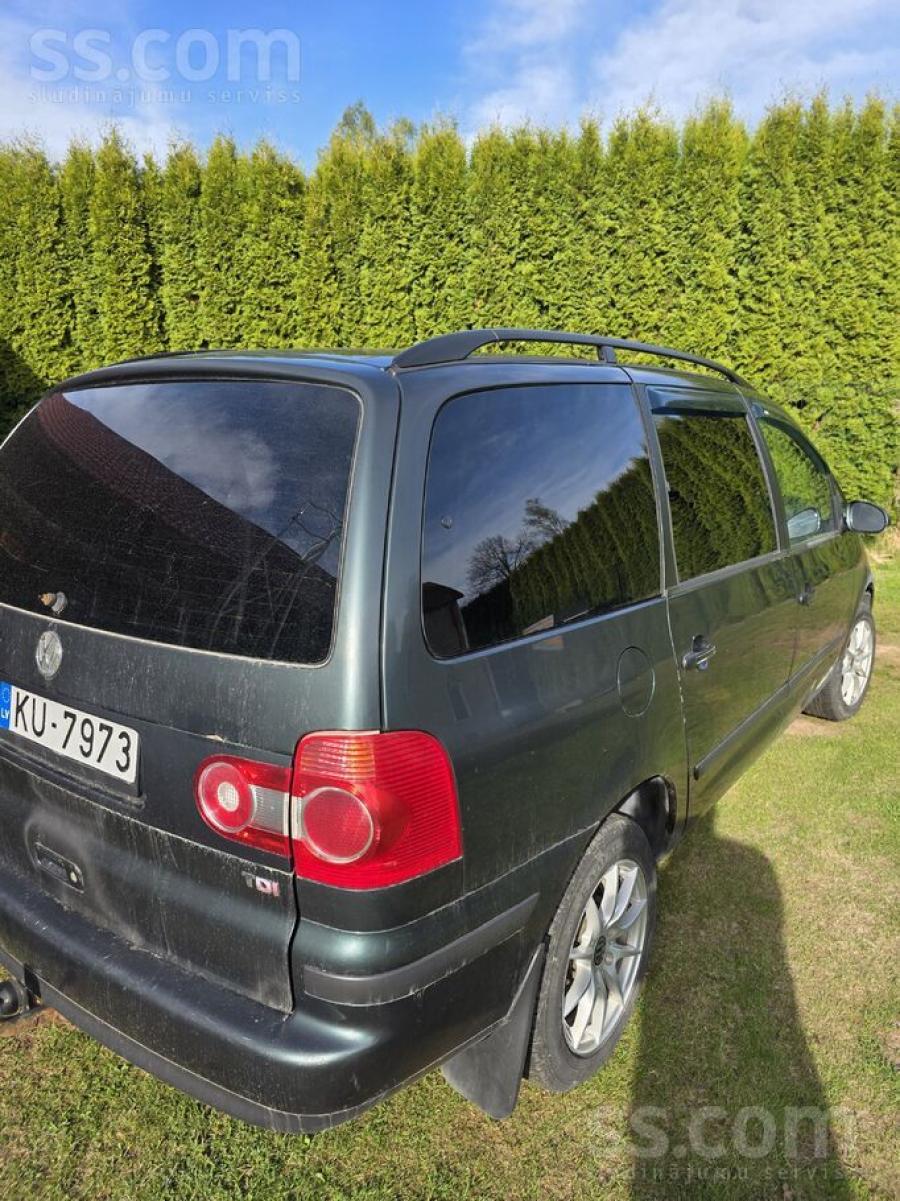 Zaļš Volkswagen Sharan 2003 Valmiera, ar dzinēja tilpumu 1.90 L un nobraukumu 442 tūkst. km par 1000 €, foto 7 vietnē AUTOMOTO.COM.LV