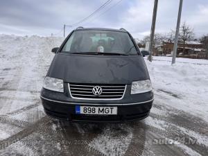 Green Volkswagen Sharan 2007 in Haapsalu, with an engine capacity of 1.90 L and mileage of 348 thousand km for 3998 €, photo 2 on AUTOMOTO.COM.LV