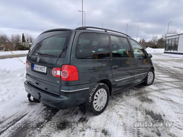 Zaļš Volkswagen Sharan 2007 Hāpsalu, ar dzinēja tilpumu 1.90 L un nobraukumu 348 tūkst. km par 3998 €, foto 5 vietnē AUTOMOTO.COM.LV