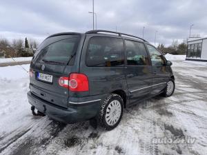 Green Volkswagen Sharan 2007 in Haapsalu, with an engine capacity of 1.90 L and mileage of 348 thousand km for 3998 €, photo 5 on AUTOMOTO.COM.LV