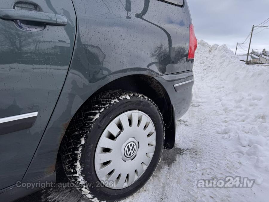 Green Volkswagen Sharan 2007 in Haapsalu, with an engine capacity of 1.90 L and mileage of 348 thousand km for 3998 €, photo 7 on AUTOMOTO.COM.LV