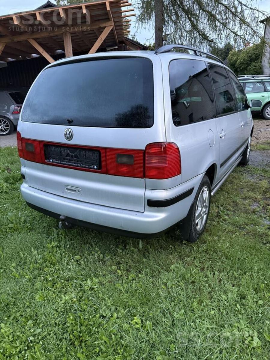 Grey Volkswagen Sharan 2002 in Jekabpils, with an engine capacity of 1.90 L and mileage of 217 thousand km for 950 €, photo 3 on AUTOMOTO.COM.LV