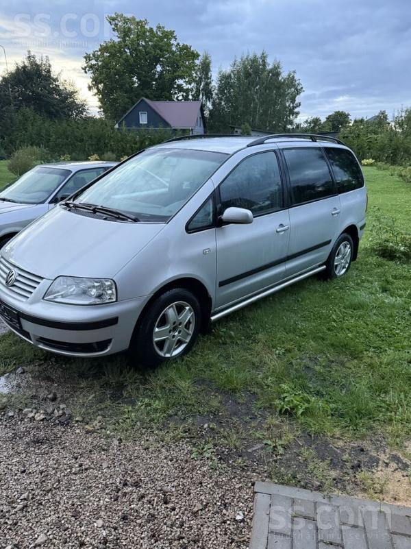 Grey Volkswagen Sharan 2002 in Jekabpils, with an engine capacity of 1.90 L and mileage of 217 thousand km for 950 €, photo 3 on AUTOMOTO.COM.LV