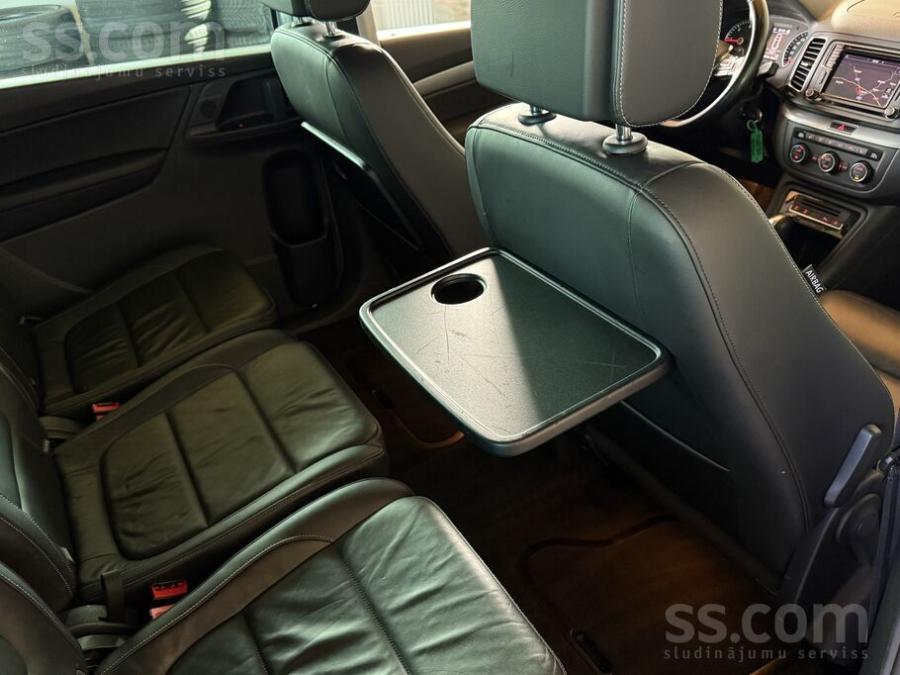 Grey Volkswagen Sharan 2018 in Tukums, with an engine capacity of 2.00 L and mileage of 268 thousand km for 9900 €, photo 11 on AUTOMOTO.COM.LV