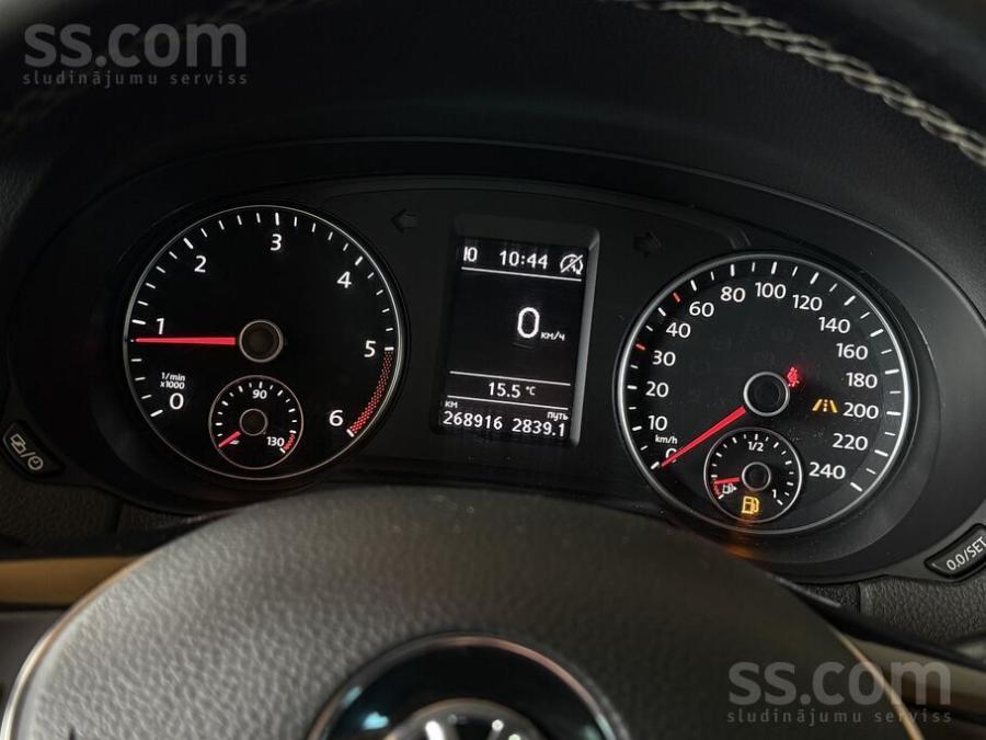 Grey Volkswagen Sharan 2018 in Tukums, with an engine capacity of 2.00 L and mileage of 268 thousand km for 9900 €, photo 14 on AUTOMOTO.COM.LV