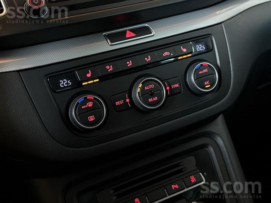 Grey Volkswagen Sharan 2018 in Tukums, with an engine capacity of 2.00 L and mileage of 268 thousand km for 9900 €, photo 20 on AUTOMOTO.COM.LV