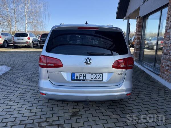 Grey Volkswagen Sharan 2012 in Talsi, with an engine capacity of 2.00 L and mileage of 260 thousand km for 8970 €, photo 6 on AUTOMOTO.COM.LV