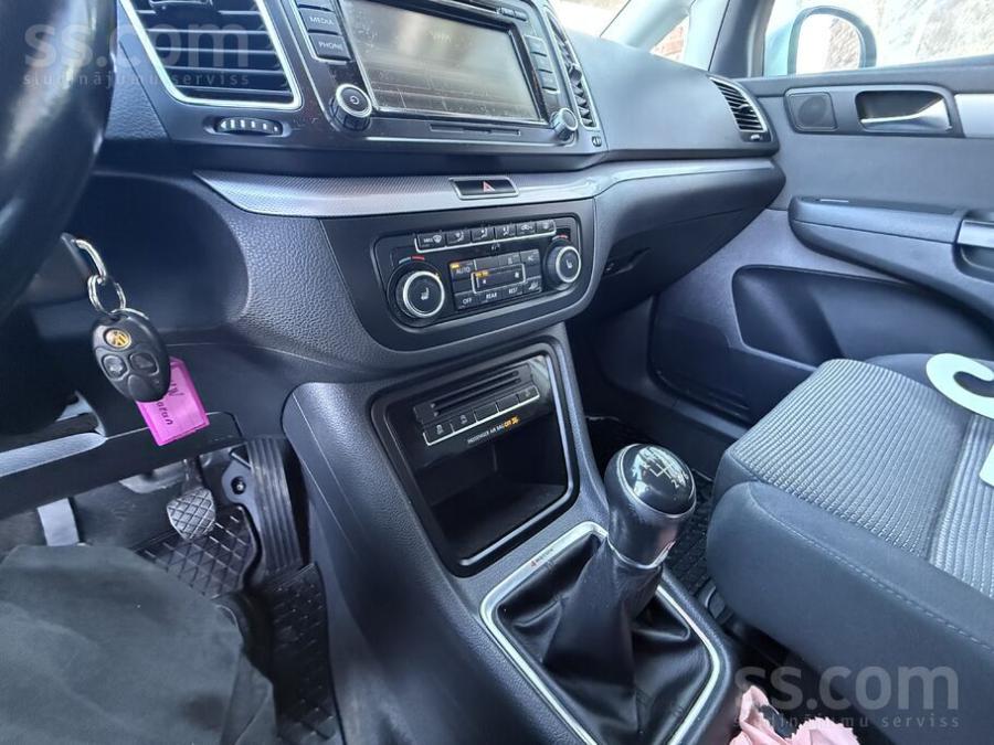 Pelēks Volkswagen Sharan 2012 Talsi, ar dzinēja tilpumu 2.00 L un nobraukumu 260 tūkst. km par 8970 €, foto 12 vietnē AUTOMOTO.COM.LV