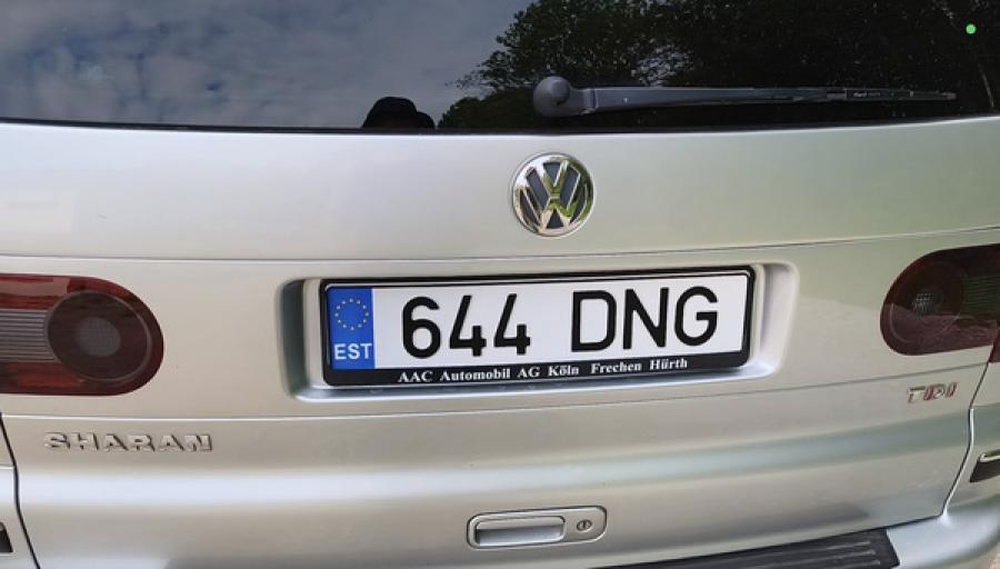 Grey Volkswagen Sharan 2005 in Tallinn, with an engine capacity of 1.90 L and mileage of 265 thousand km for 5200 €, photo 9 on AUTOMOTO.COM.LV