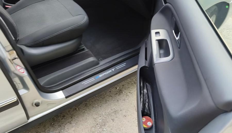 Grey Volkswagen Sharan 2005 in Tallinn, with an engine capacity of 1.90 L and mileage of 265 thousand km for 5200 €, photo 26 on AUTOMOTO.COM.LV