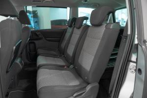 Grey Volkswagen Sharan 2010 in Vilnius, with an engine capacity of 2.00 L and mileage of 363 thousand km for 6500 €, photo 18 on AUTOMOTO.COM.LV