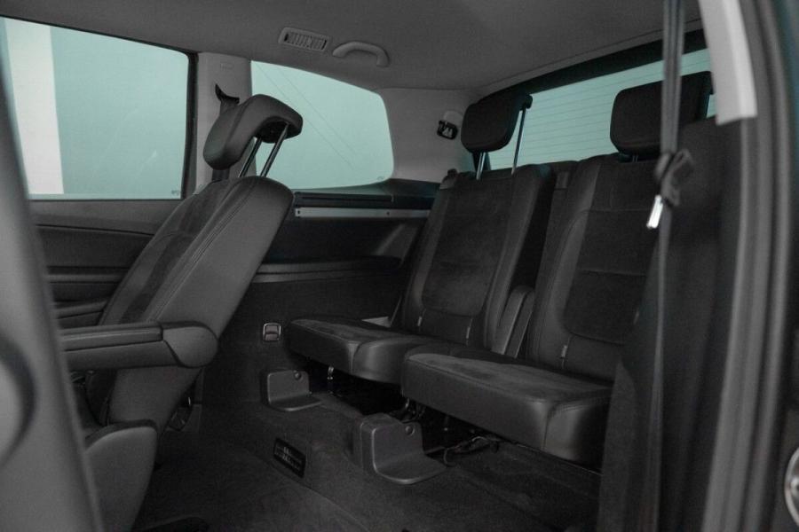 Grey Volkswagen Sharan 2017 in Vilnius, with an engine capacity of 2.00 L and mileage of 260 thousand km for 13900 €, photo 18 on AUTOMOTO.COM.LV