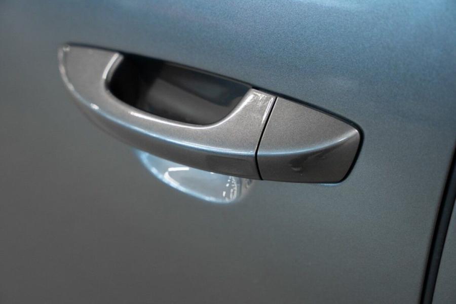Grey Volkswagen Sharan 2017 in Vilnius, with an engine capacity of 2.00 L and mileage of 260 thousand km for 13900 €, photo 22 on AUTOMOTO.COM.LV