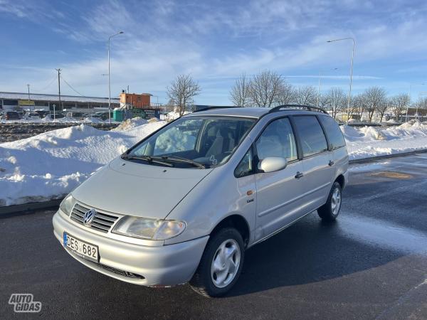 Grey Volkswagen Sharan 1996 in Siauliai, with an engine capacity of 1.90 L and mileage of 443 thousand km for 520 €, photo 1 on AUTOMOTO.COM.LV