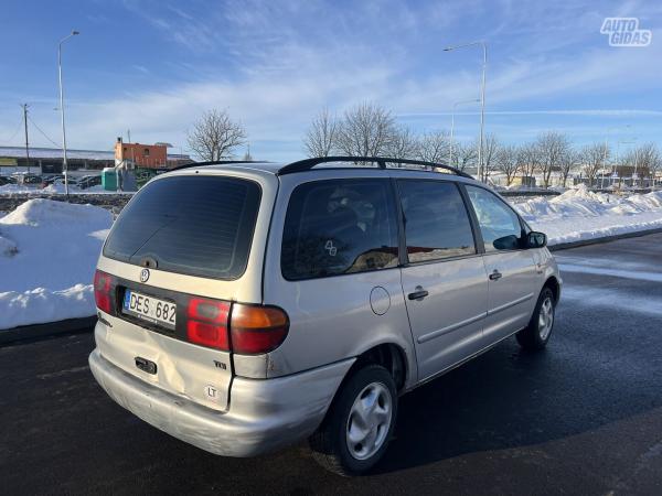 Grey Volkswagen Sharan 1996 in Siauliai, with an engine capacity of 1.90 L and mileage of 443 thousand km for 520 €, photo 4 on AUTOMOTO.COM.LV