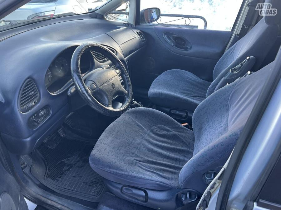 Pelēks Volkswagen Sharan 1996 Šauļi, ar dzinēja tilpumu 1.90 L un nobraukumu 443 tūkst. km par 520 €, foto 8 vietnē AUTOMOTO.COM.LV