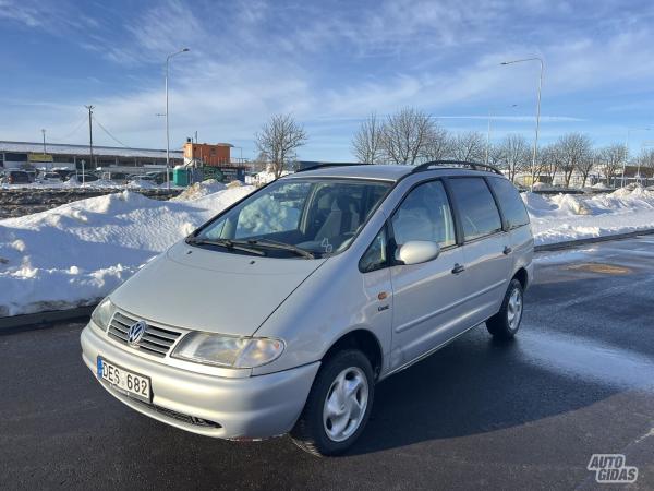 Pelēks Volkswagen Sharan 1996 Šauļi, ar dzinēja tilpumu 1.90 L un nobraukumu 445 tūkst. km par 450 €, foto 1 vietnē AUTOMOTO.COM.LV