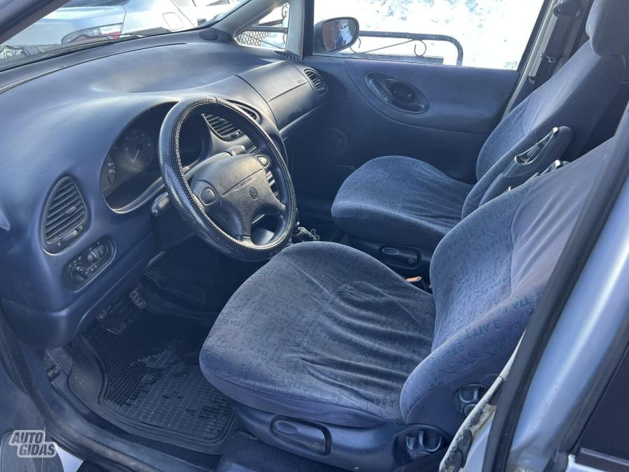 Pelēks Volkswagen Sharan 1996 Šauļi, ar dzinēja tilpumu 1.90 L un nobraukumu 445 tūkst. km par 450 €, foto 9 vietnē AUTOMOTO.COM.LV