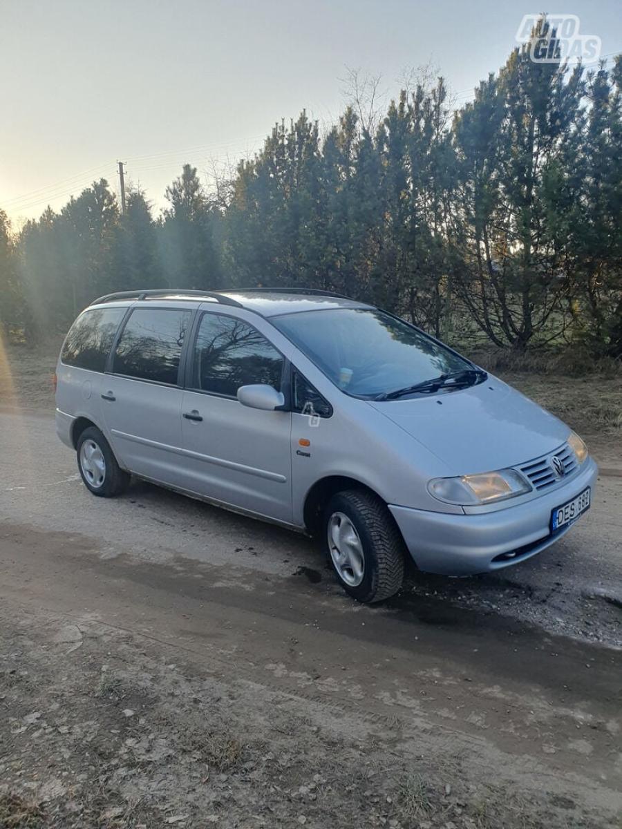 Grey Volkswagen Sharan 1997 in Sirvintos, with an engine capacity of 1.90 L and mileage of 421 thousand km for 1000 €, photo 3 on AUTOMOTO.COM.LV
