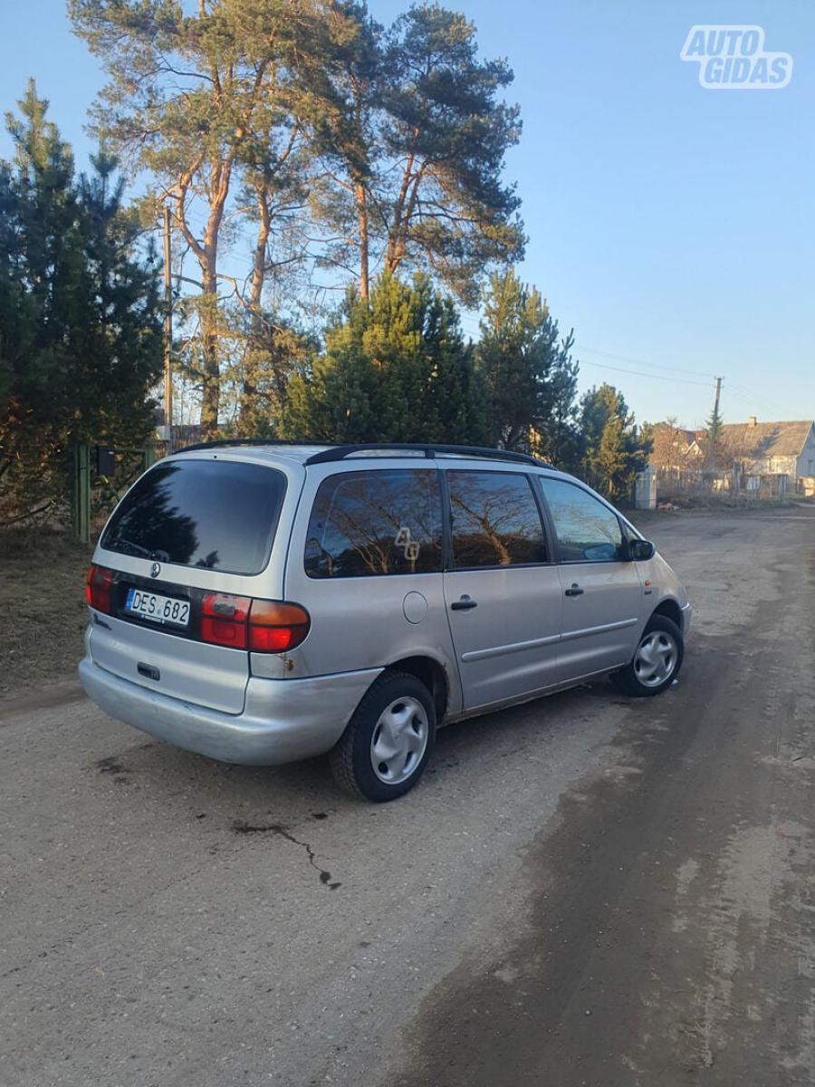 Grey Volkswagen Sharan 1997 in Sirvintos, with an engine capacity of 1.90 L and mileage of 421 thousand km for 1000 €, photo 5 on AUTOMOTO.COM.LV