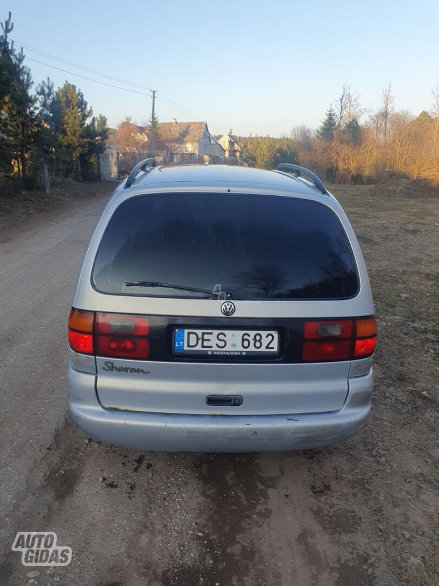Grey Volkswagen Sharan 1997 in Sirvintos, with an engine capacity of 1.90 L and mileage of 421 thousand km for 1000 €, photo 8 on AUTOMOTO.COM.LV