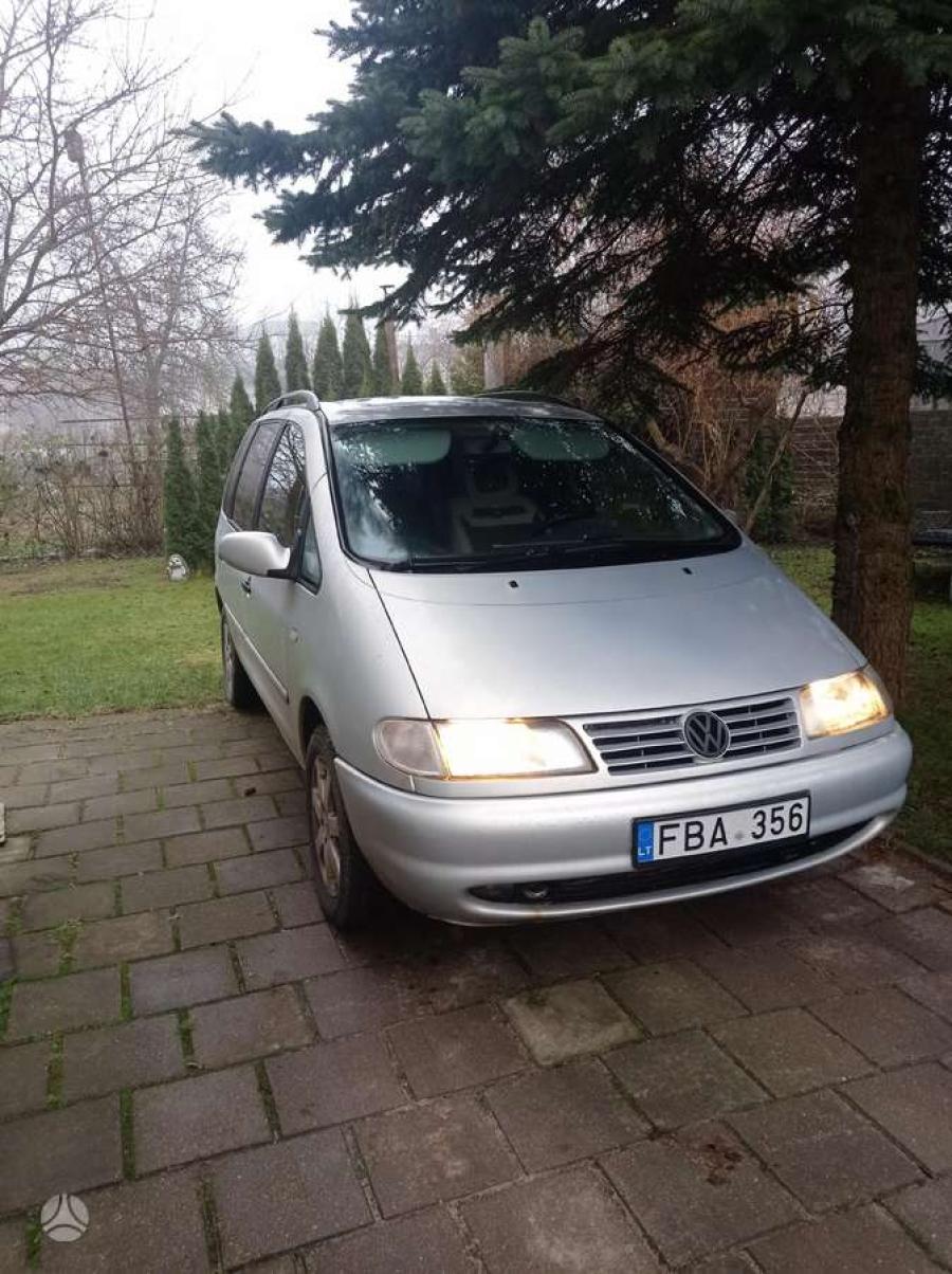 Pelēks Volkswagen Sharan 1998 Viļņa, ar dzinēja tilpumu 1.90 L un nobraukumu 295 tūkst. km par 1100 €, foto 1 vietnē AUTOMOTO.COM.LV