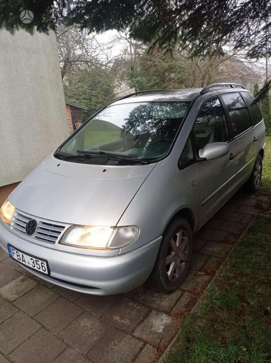 Pelēks Volkswagen Sharan 1998 Viļņa, ar dzinēja tilpumu 1.90 L un nobraukumu 295 tūkst. km par 1100 €, foto 2 vietnē AUTOMOTO.COM.LV