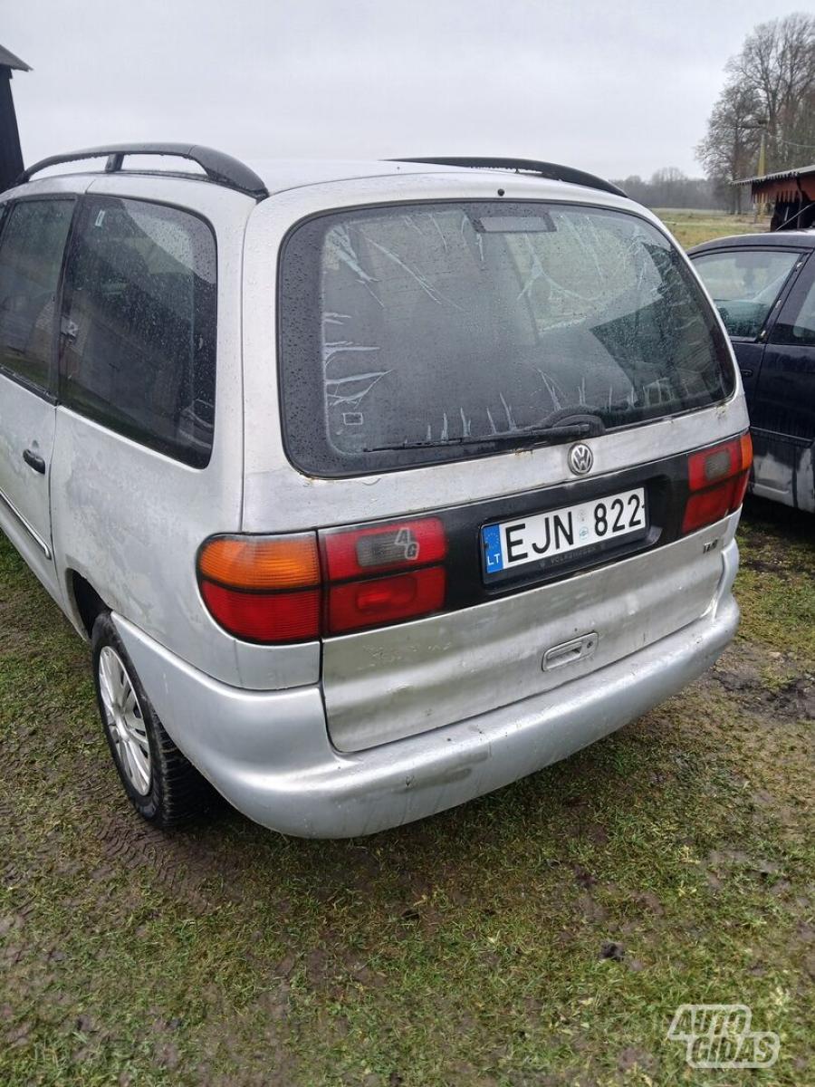 Grey Volkswagen Sharan 1998 in Jurbarkas, with an engine capacity of 1.90 L and mileage of 300 thousand km for 1100 €, photo 2 on AUTOMOTO.COM.LV