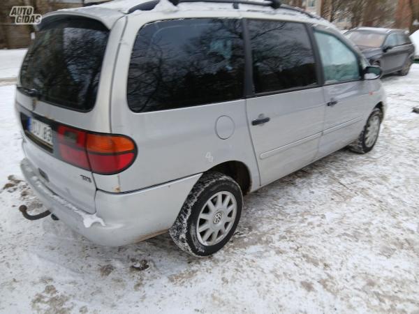 Pelēks Volkswagen Sharan 1998 Kauņa, ar dzinēja tilpumu 1.90 L un nobraukumu 430 tūkst. km par 450 €, foto 4 vietnē AUTOMOTO.COM.LV