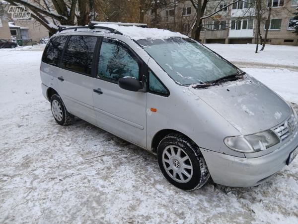 Pelēks Volkswagen Sharan 1998 Kauņa, ar dzinēja tilpumu 1.90 L un nobraukumu 430 tūkst. km par 450 €, foto 5 vietnē AUTOMOTO.COM.LV