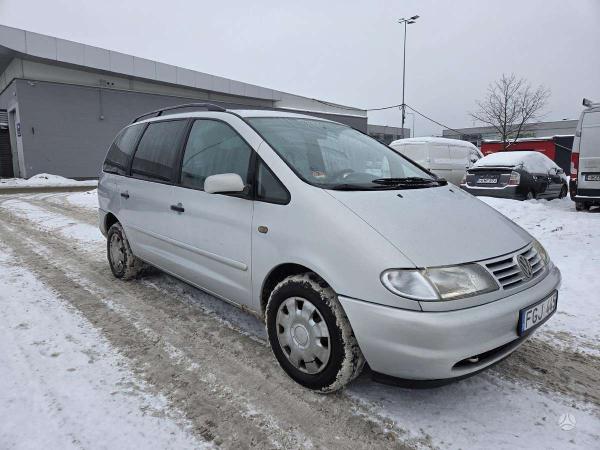 Grey Volkswagen Sharan 1998 in Vilnius, with an engine capacity of 1.90 L and mileage of 327 thousand km for 1200 €, photo 1 on AUTOMOTO.COM.LV