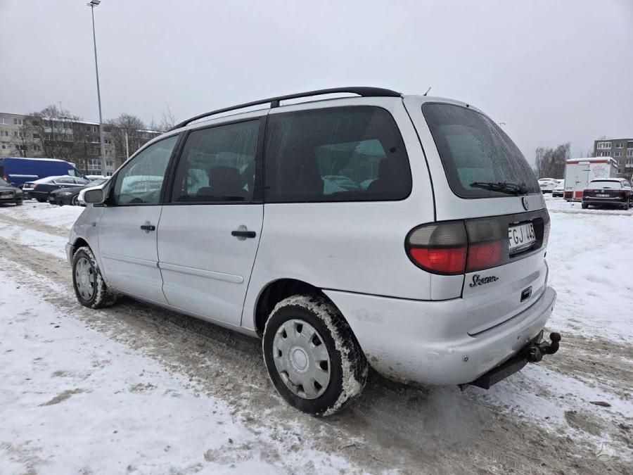 Grey Volkswagen Sharan 1998 in Vilnius, with an engine capacity of 1.90 L and mileage of 327 thousand km for 1200 €, photo 3 on AUTOMOTO.COM.LV