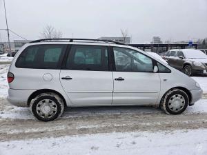 Grey Volkswagen Sharan 1998 in Vilnius, with an engine capacity of 1.90 L and mileage of 327 thousand km for 1200 €, photo 5 on AUTOMOTO.COM.LV