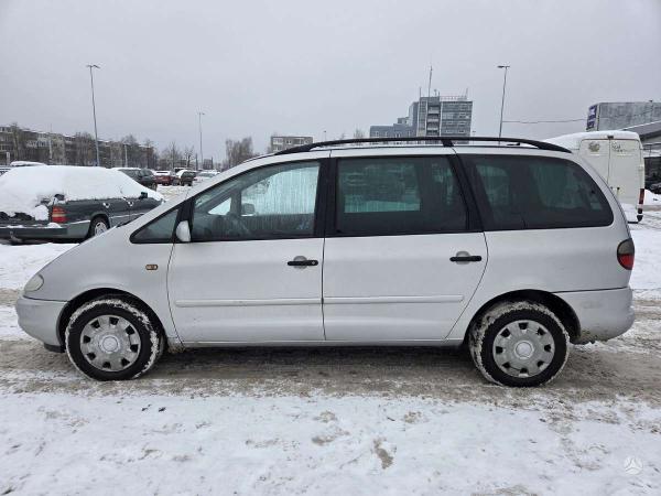 Grey Volkswagen Sharan 1998 in Vilnius, with an engine capacity of 1.90 L and mileage of 327 thousand km for 1200 €, photo 6 on AUTOMOTO.COM.LV