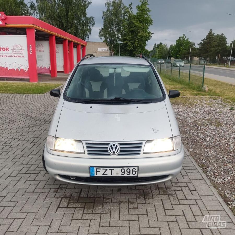 Pelēks Volkswagen Sharan 1999 Šilutė, ar dzinēja tilpumu 1.90 L un nobraukumu 370 tūkst. km par 1150 €, foto 3 vietnē AUTOMOTO.COM.LV